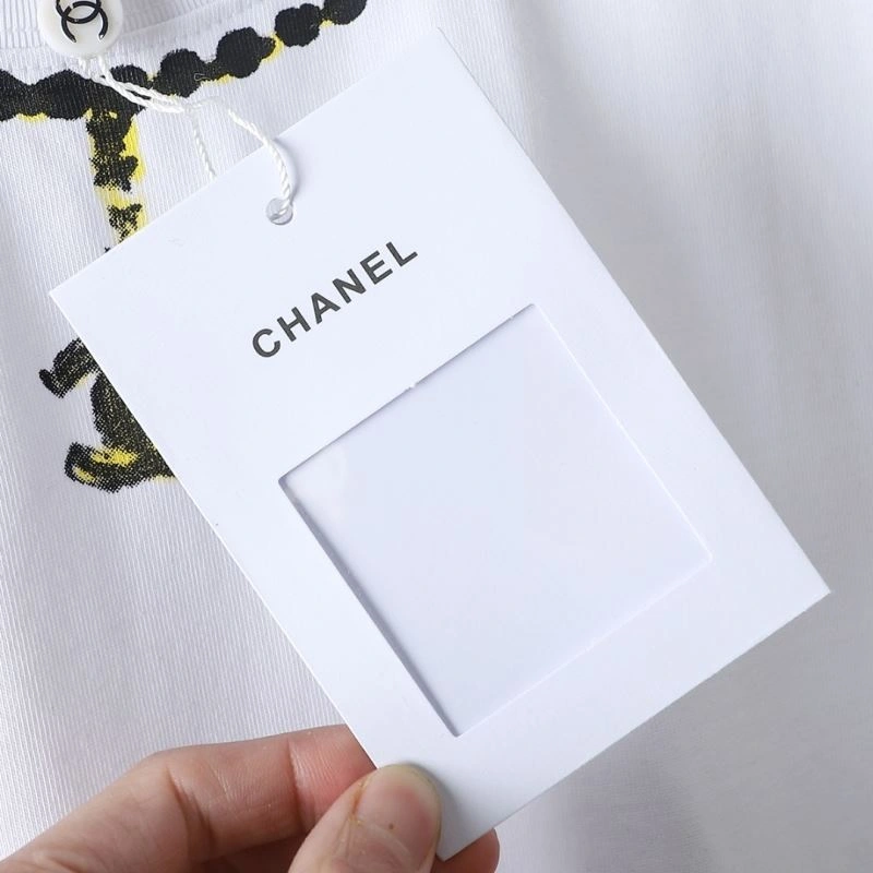 Accurate model Chanel T-Shirts