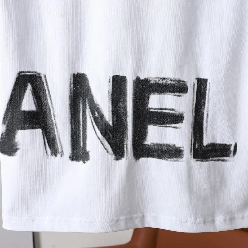 Accurate model Chanel T-Shirts