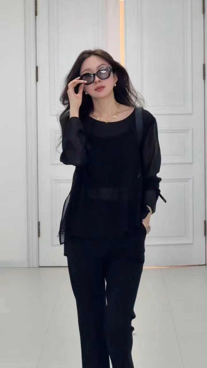 Economical Chanel T-Shirts