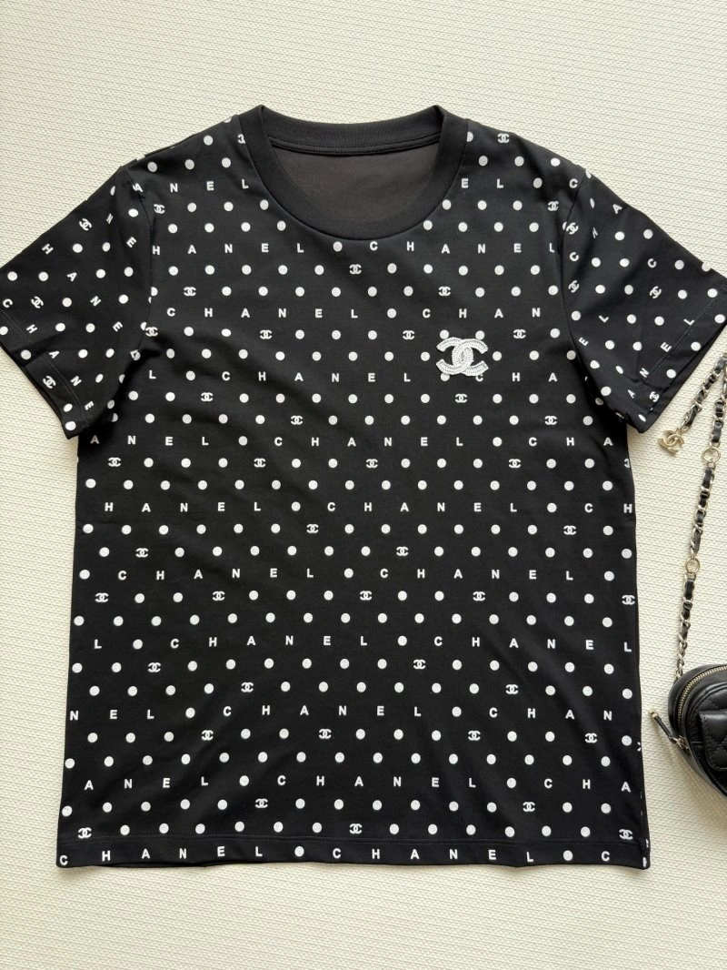 Accurate model Chanel T-Shirts