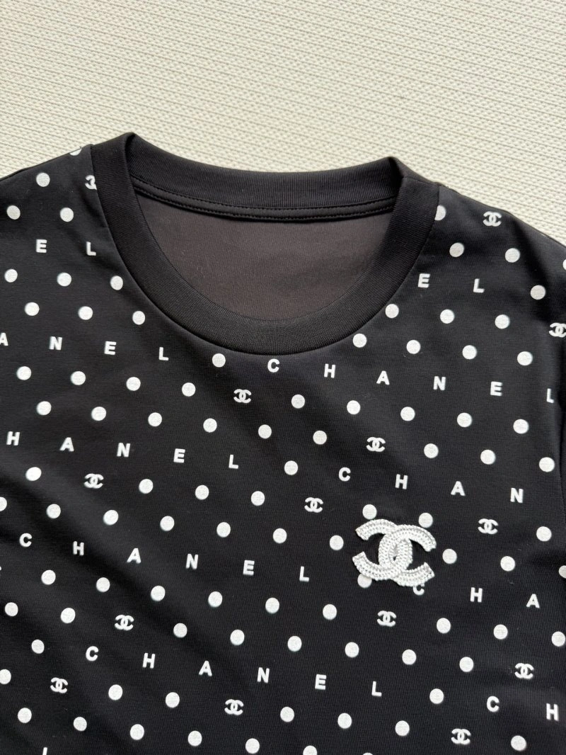 Accurate model Chanel T-Shirts