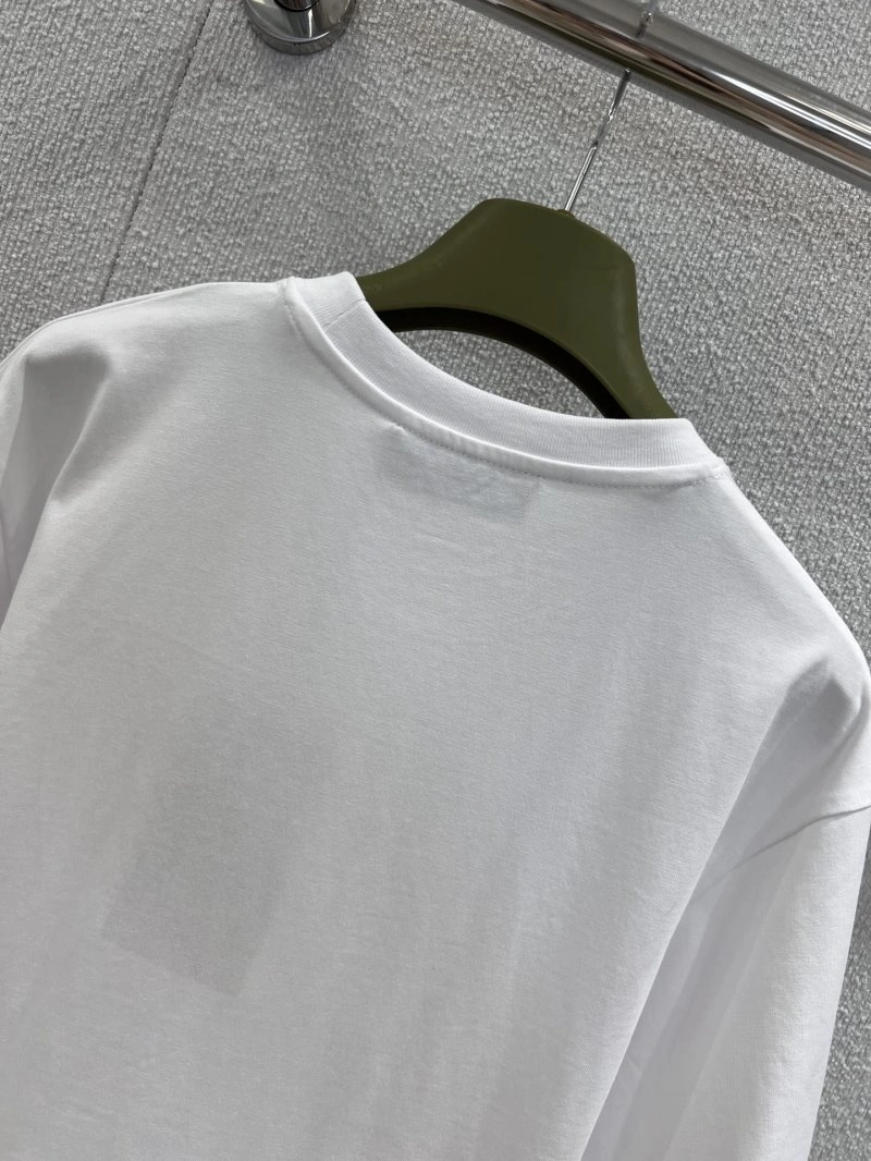 Accurate model Chanel T-Shirts