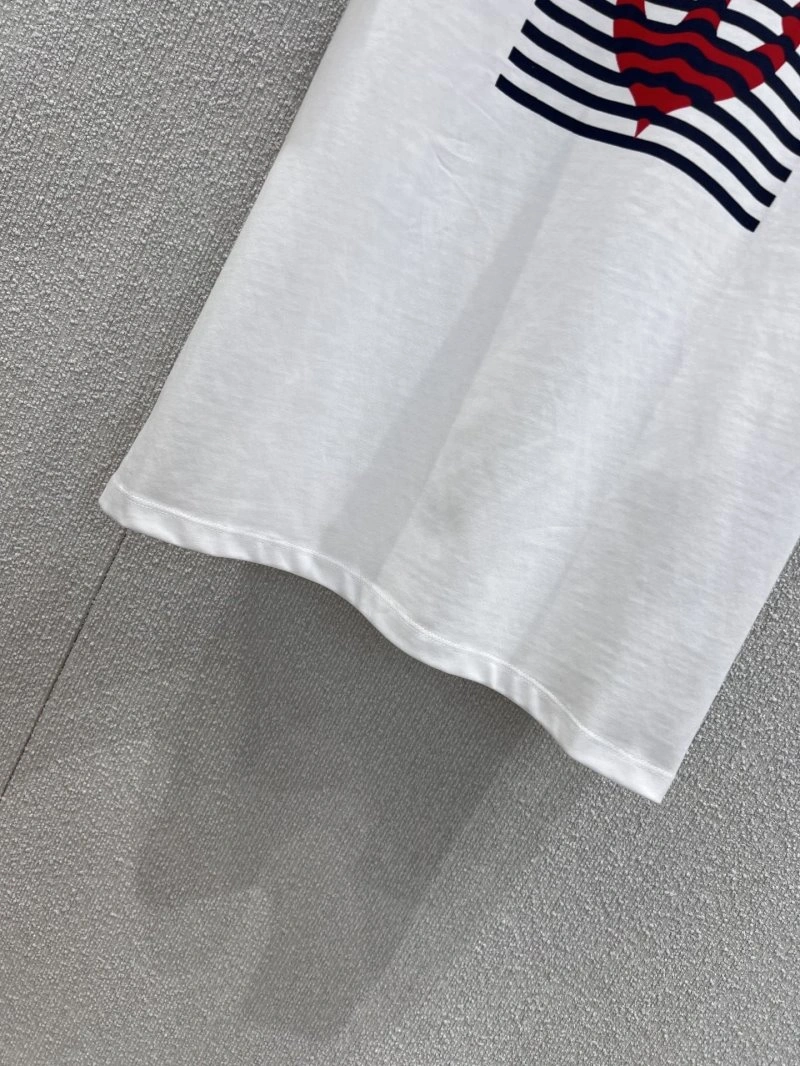 Accurate model Chanel T-Shirts