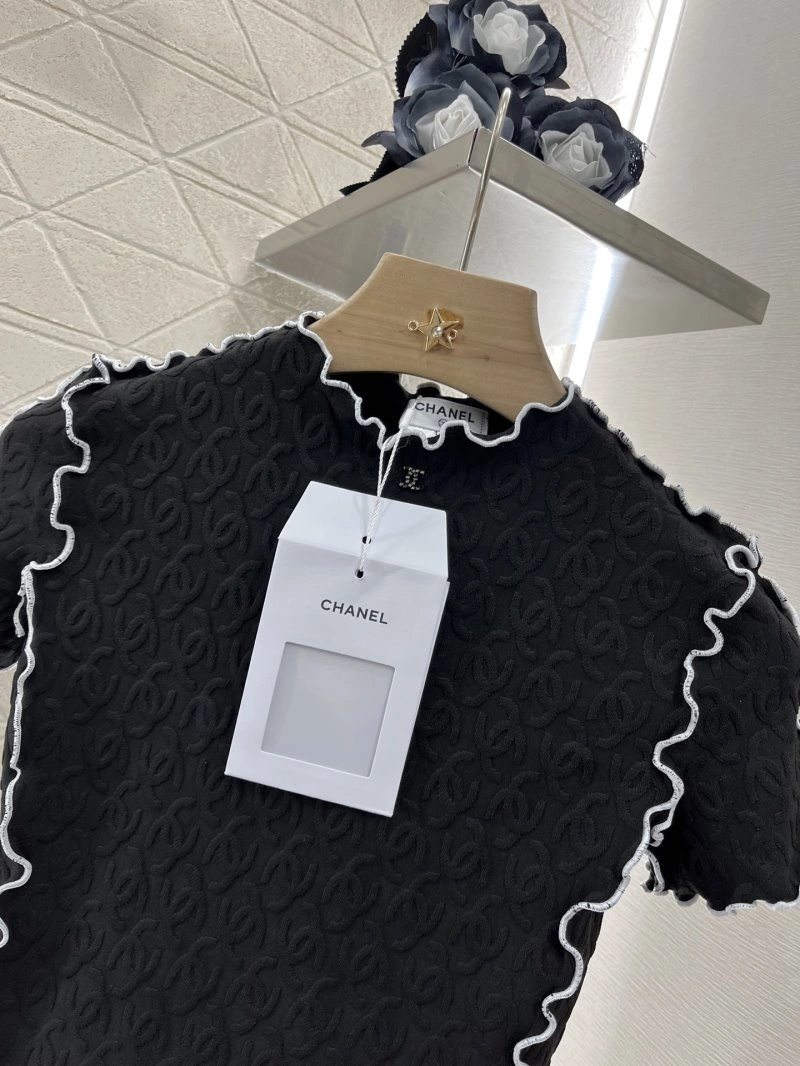 Accurate model Chanel T-Shirts