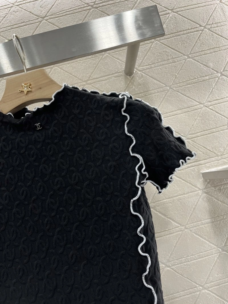 Accurate model Chanel T-Shirts