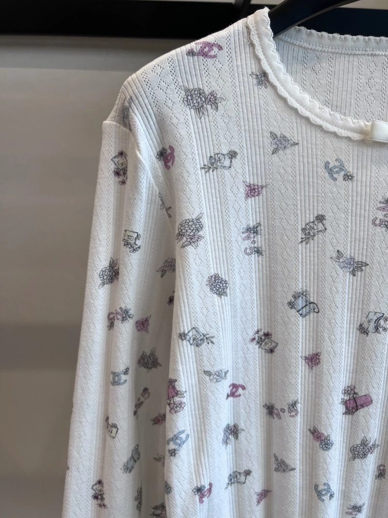 Exact replica Chanel T-Shirts