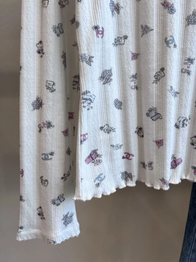 Exact replica Chanel T-Shirts