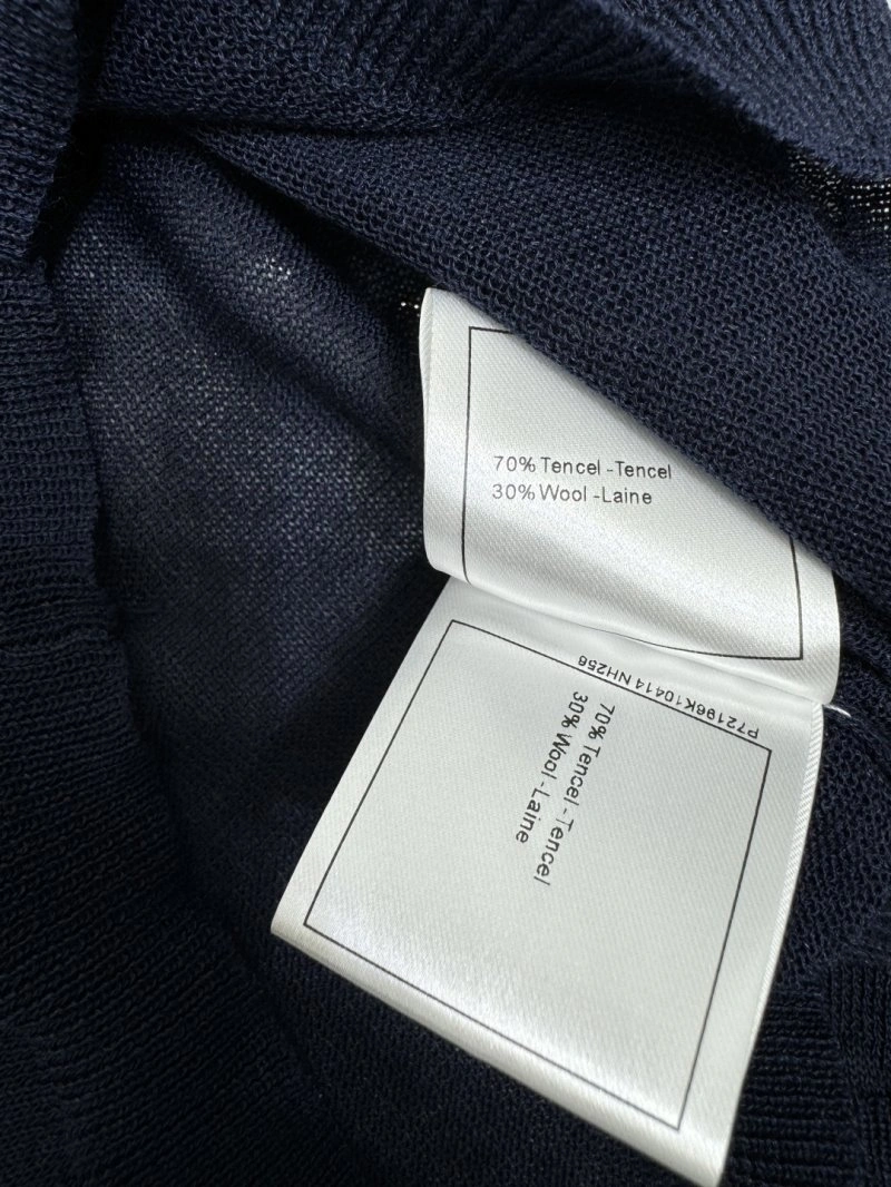 Accurate model Chanel T-Shirts