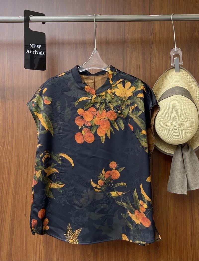 Factory-made Chanel T-Shirts