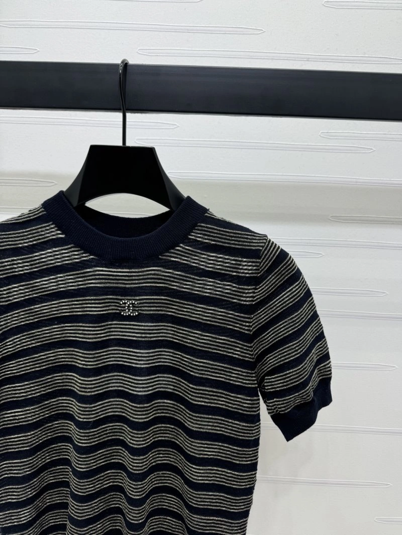 Bargain Chanel T-Shirts