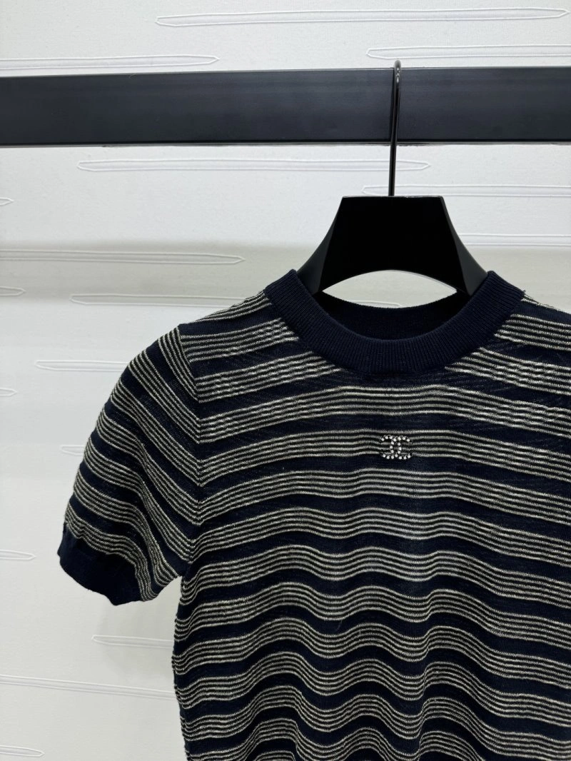 Bargain Chanel T-Shirts