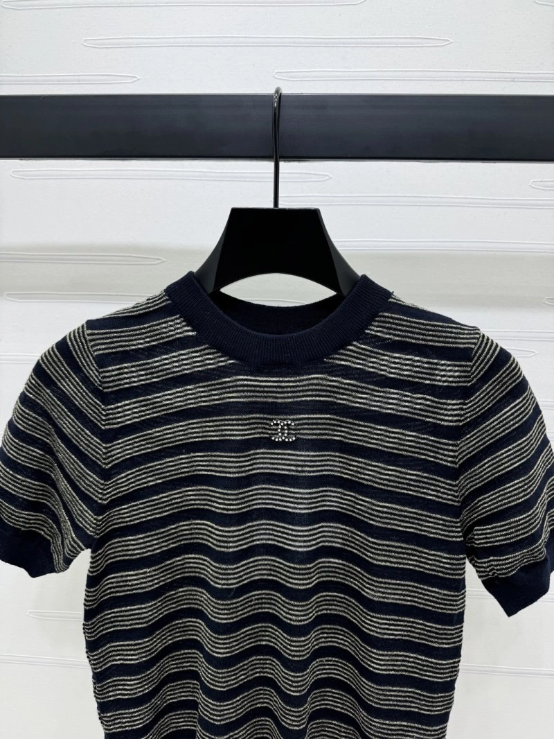 Bargain Chanel T-Shirts
