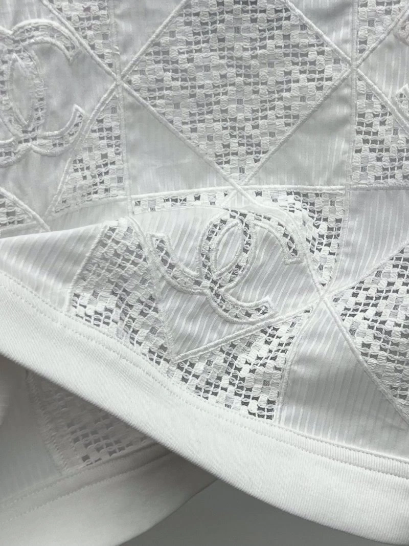 Bargain Chanel T-Shirts