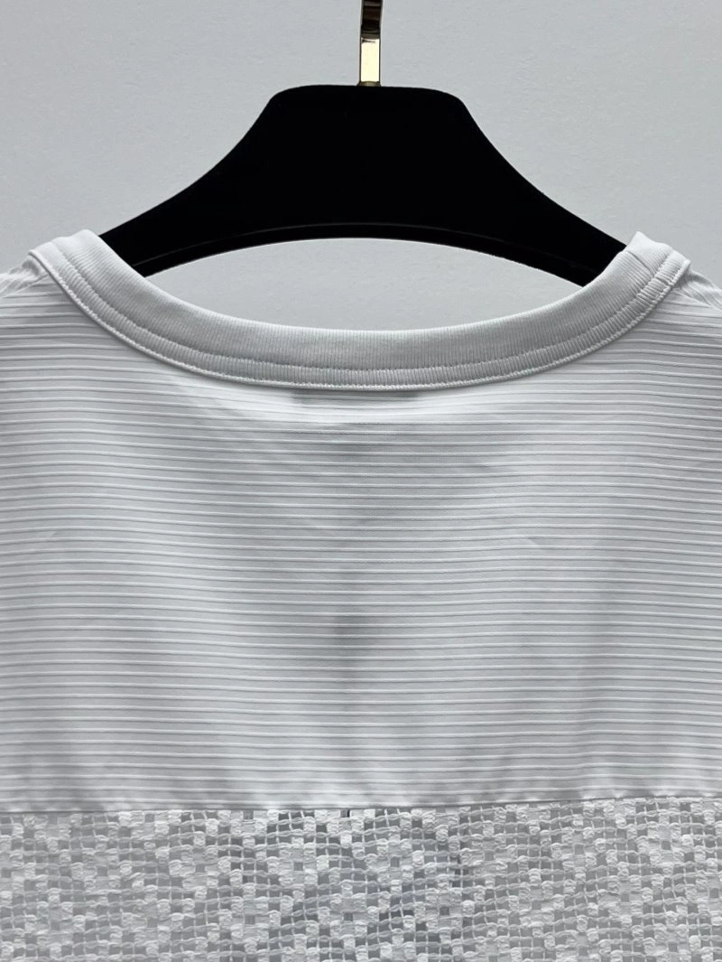 Bargain Chanel T-Shirts