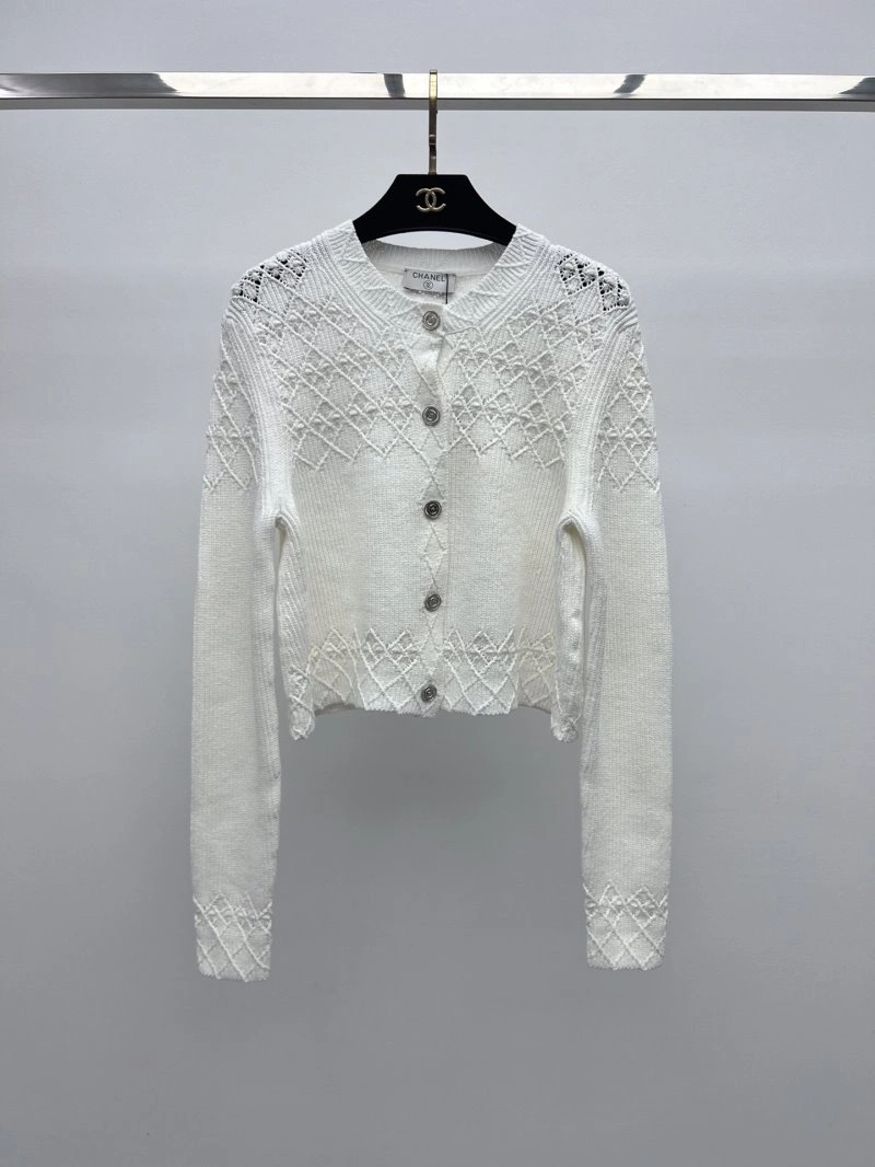Bargain Chanel T-Shirts