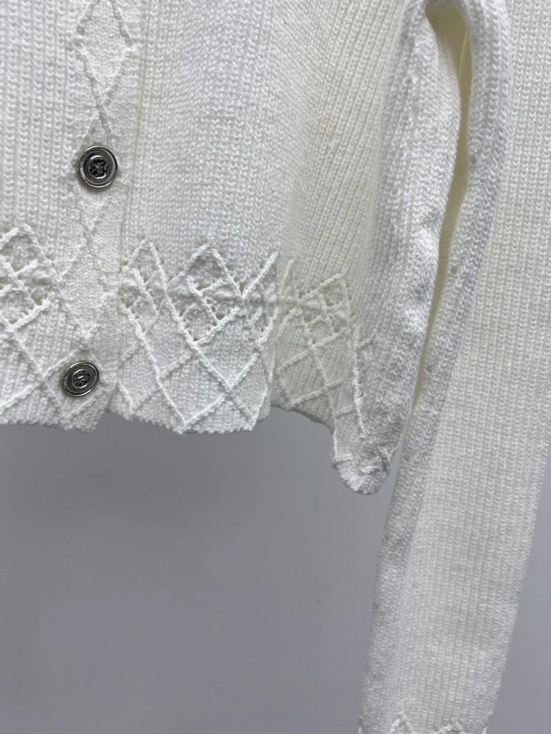 Bargain Chanel T-Shirts