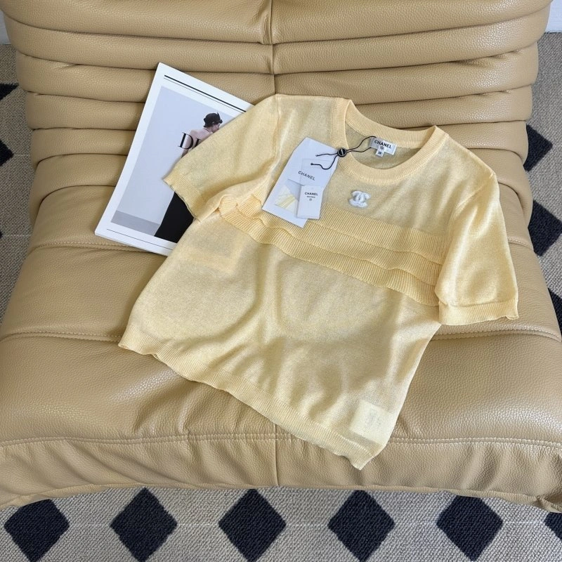 Accurate model Chanel T-Shirts