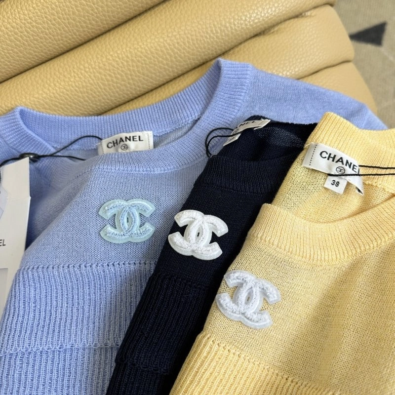 Accurate model Chanel T-Shirts