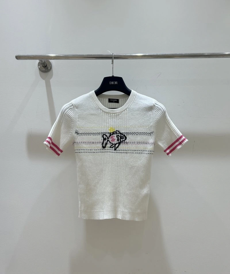 Top match Chanel T-Shirts