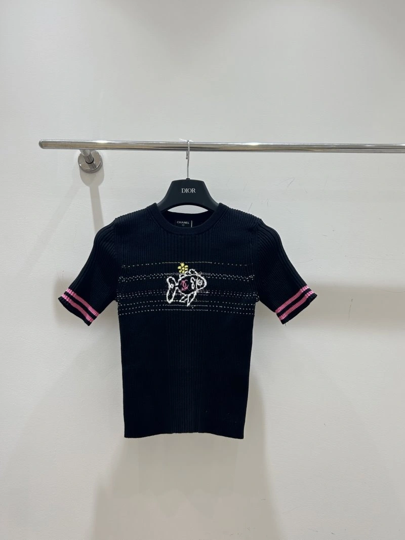 Top match Chanel T-Shirts