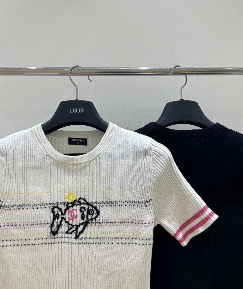 Top match Chanel T-Shirts