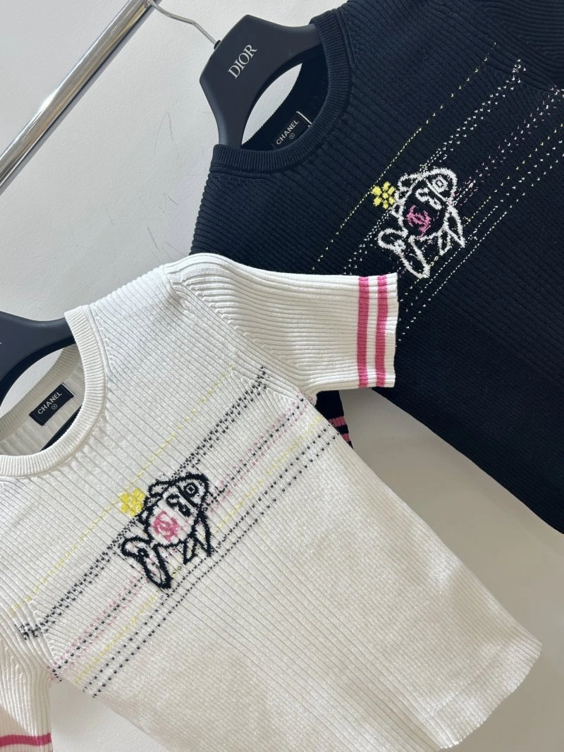 Top match Chanel T-Shirts