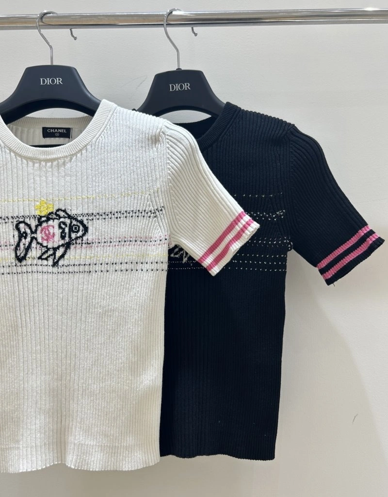 Top match Chanel T-Shirts