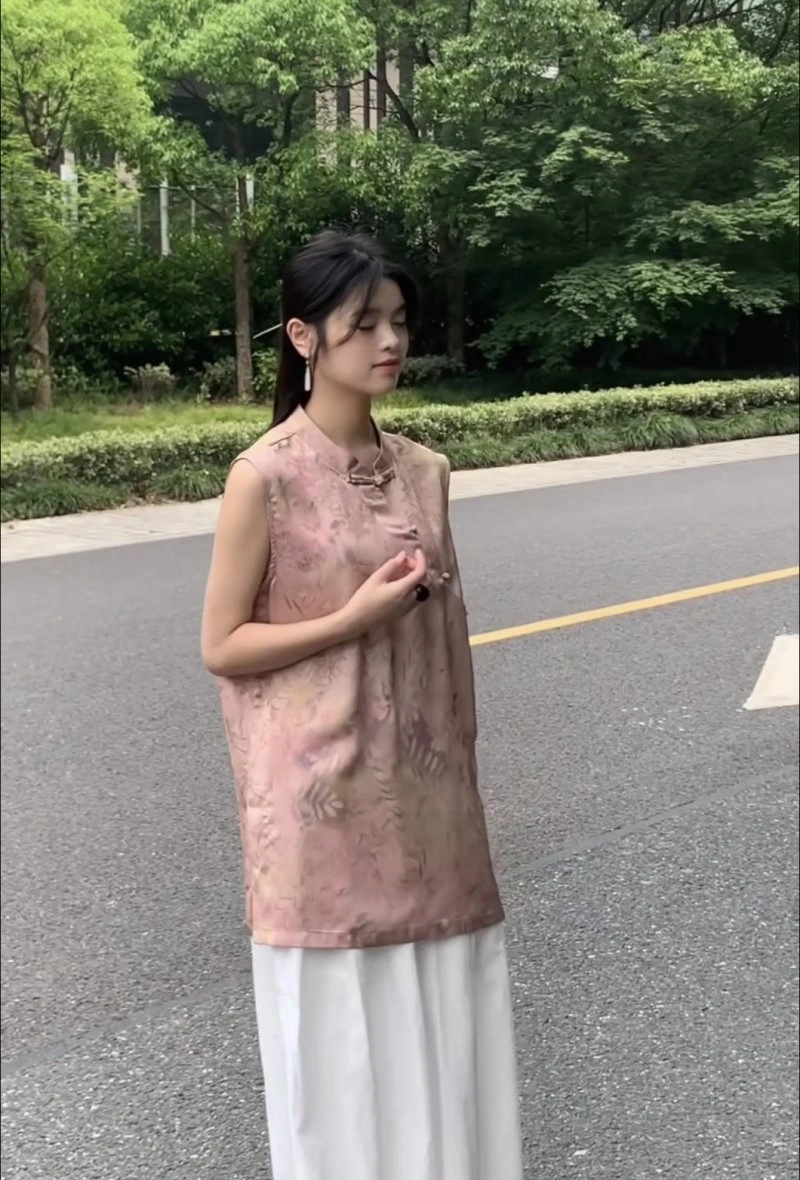 Inexpensive Chanel T-Shirts