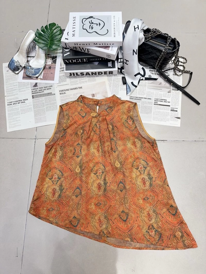 Cut-rate Chanel T-Shirts