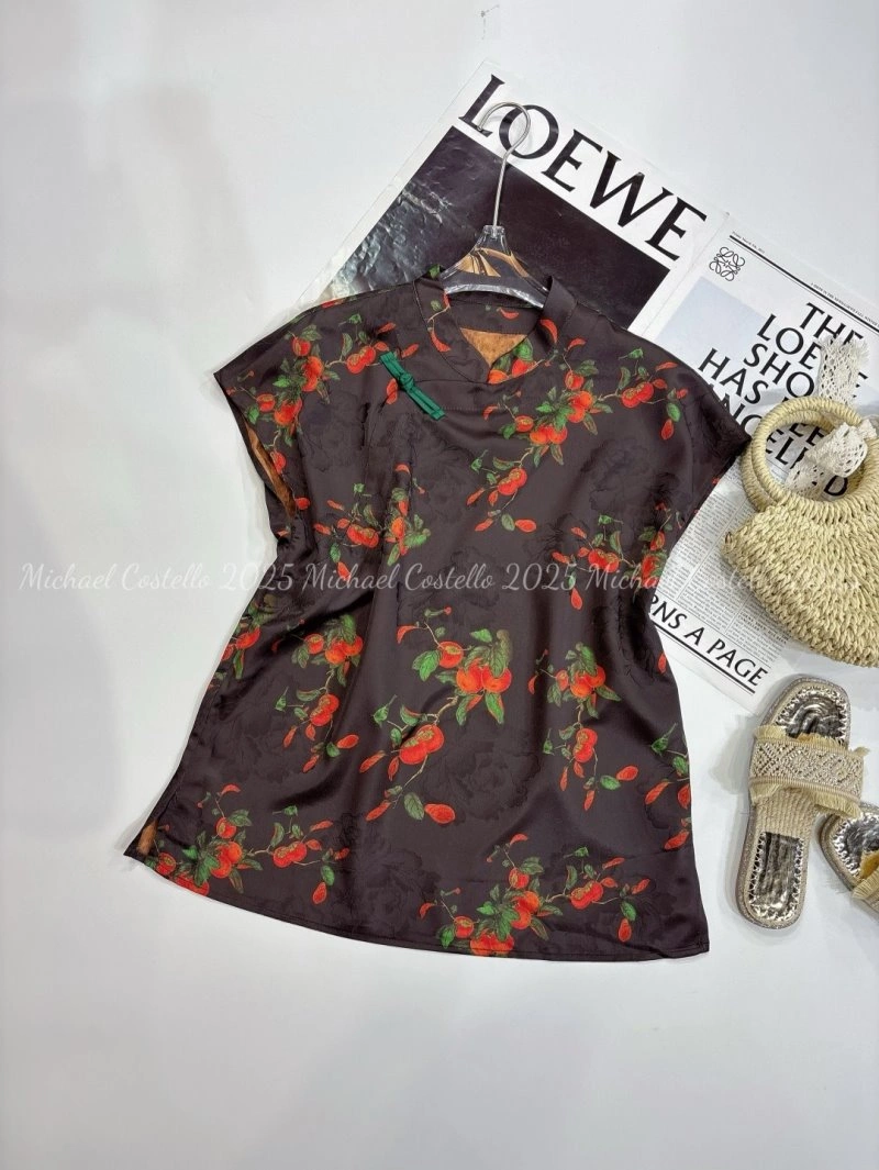 Bargain Chanel T-Shirts