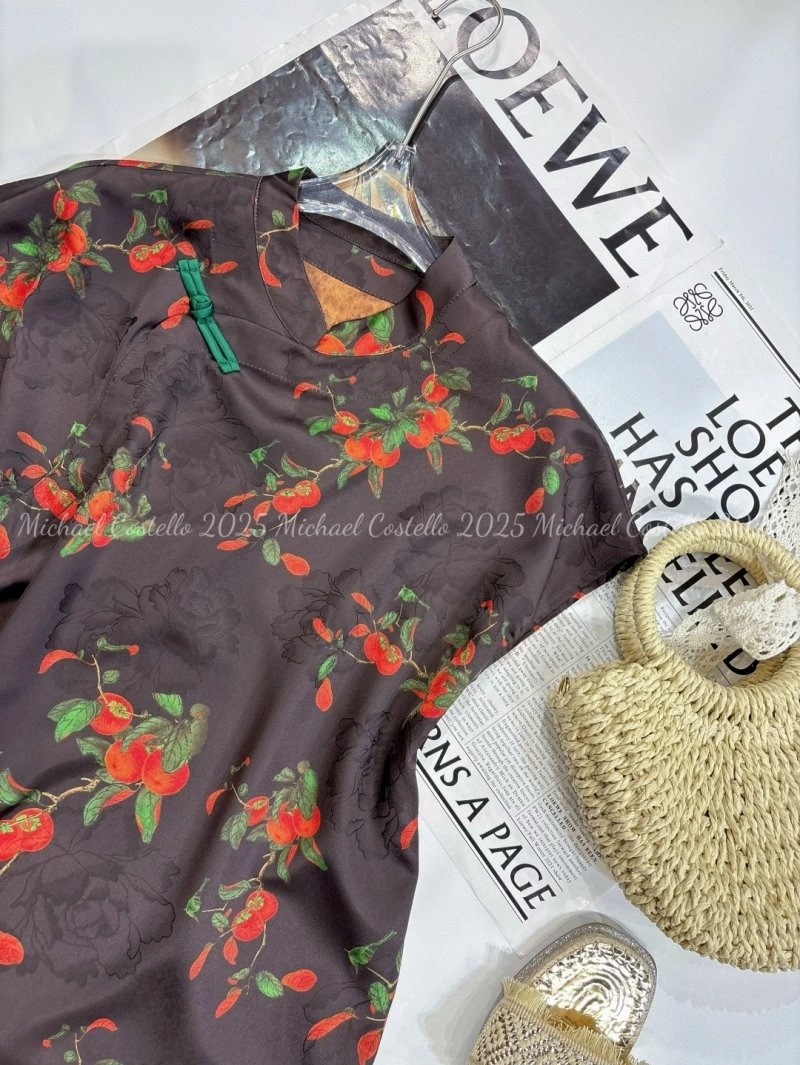 Bargain Chanel T-Shirts