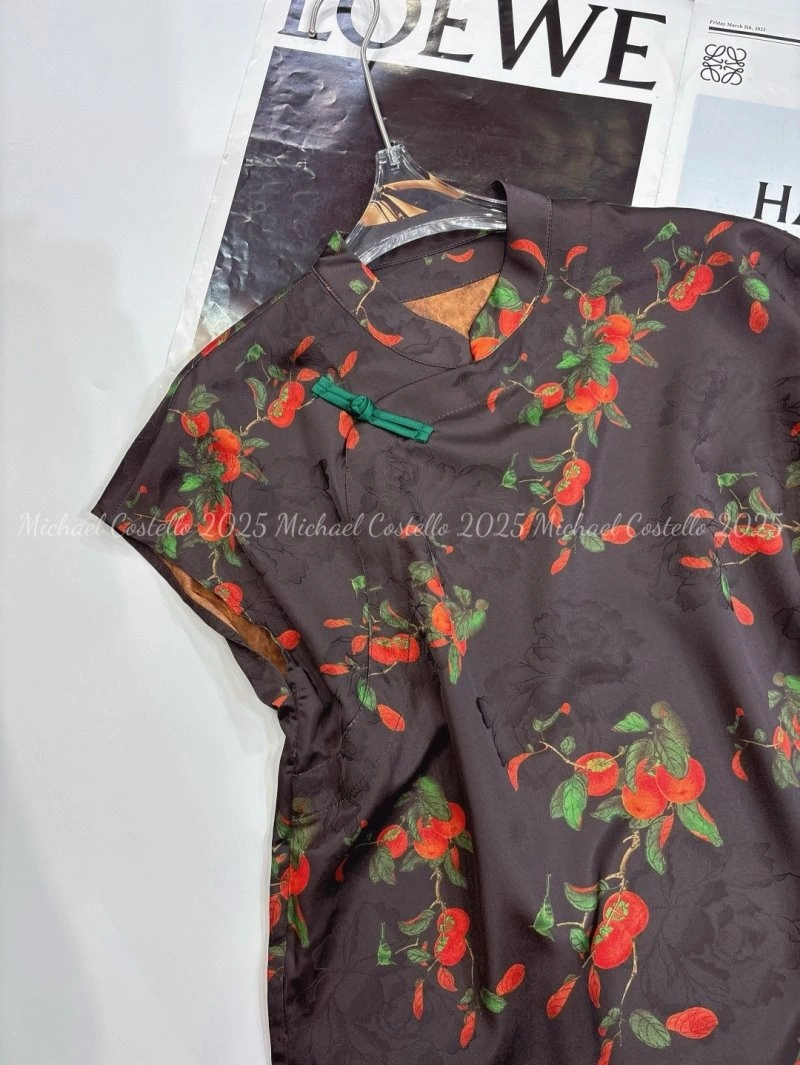 Bargain Chanel T-Shirts