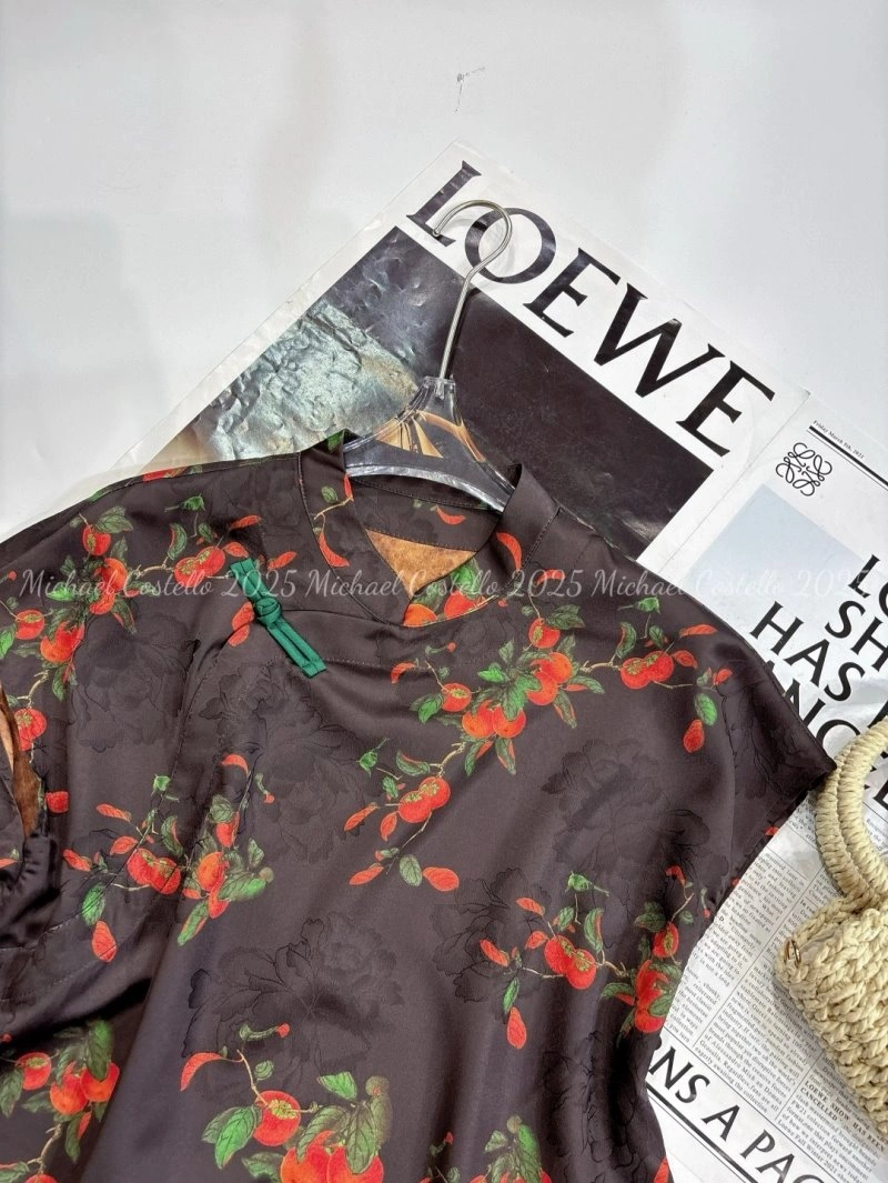 Bargain Chanel T-Shirts