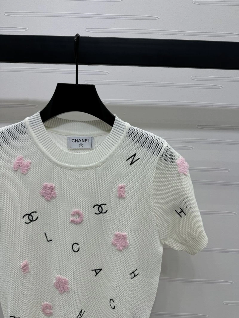 Bargain Chanel T-Shirts