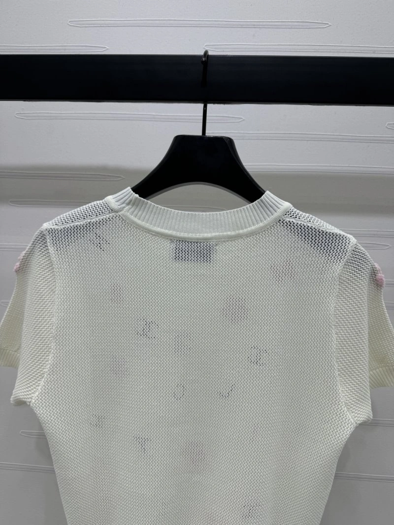 Bargain Chanel T-Shirts