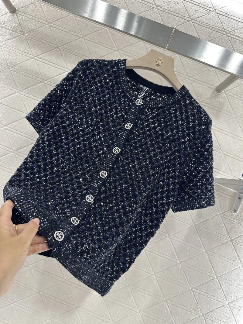 Accurate model Chanel T-Shirts