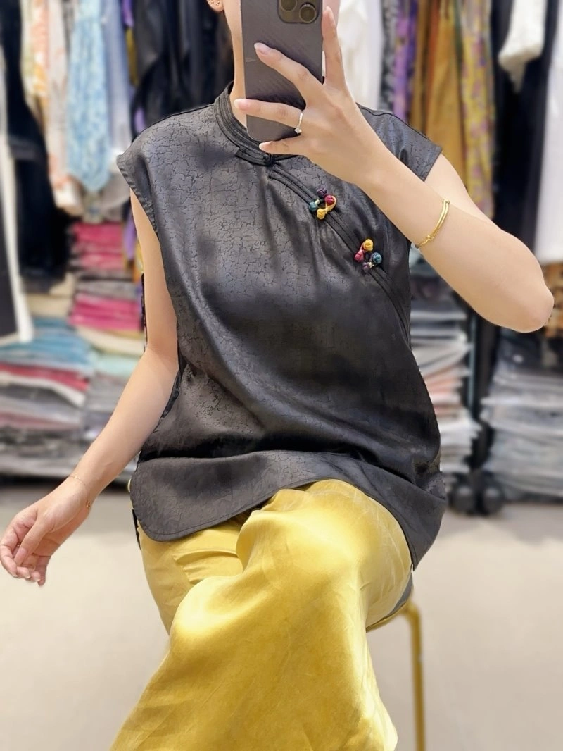 Inexpensive Chanel T-Shirts