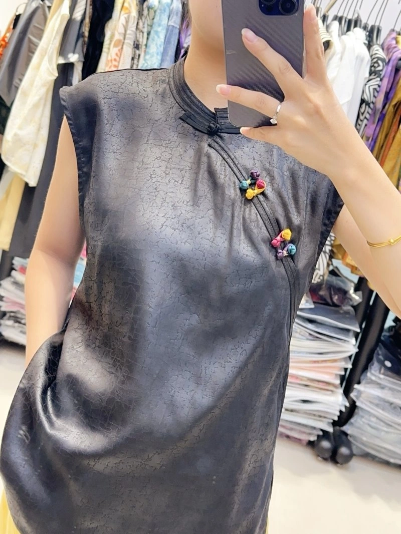 Inexpensive Chanel T-Shirts
