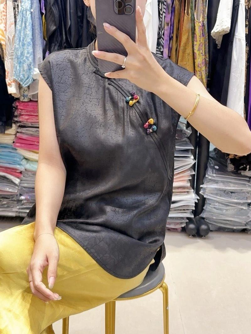 Inexpensive Chanel T-Shirts
