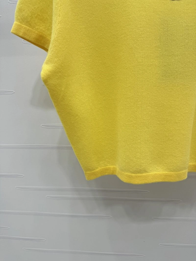 Accurate model Chanel T-Shirts