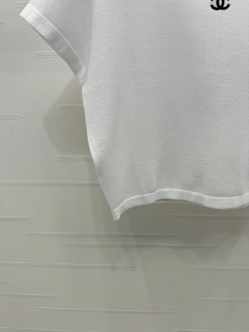 Exact replica Chanel T-Shirts