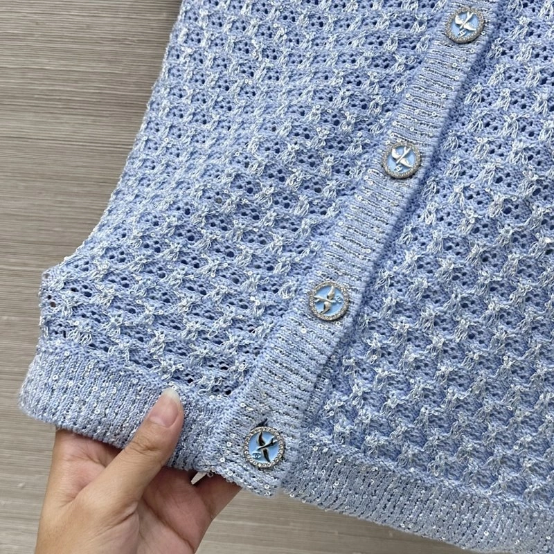 Bargain Chanel T-Shirts