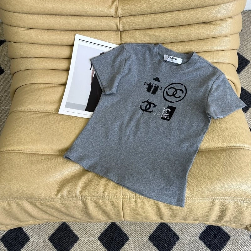Bargain Chanel T-Shirts