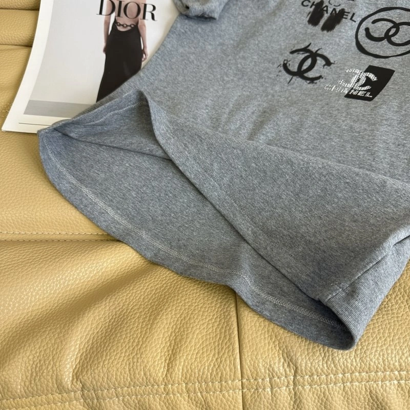 Bargain Chanel T-Shirts