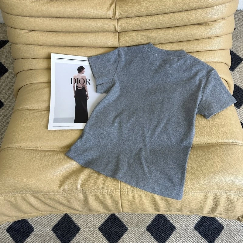Bargain Chanel T-Shirts