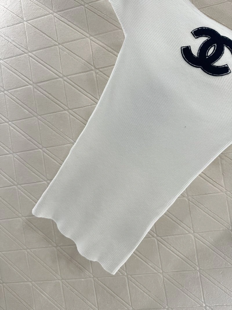 Bargain Chanel T-Shirts