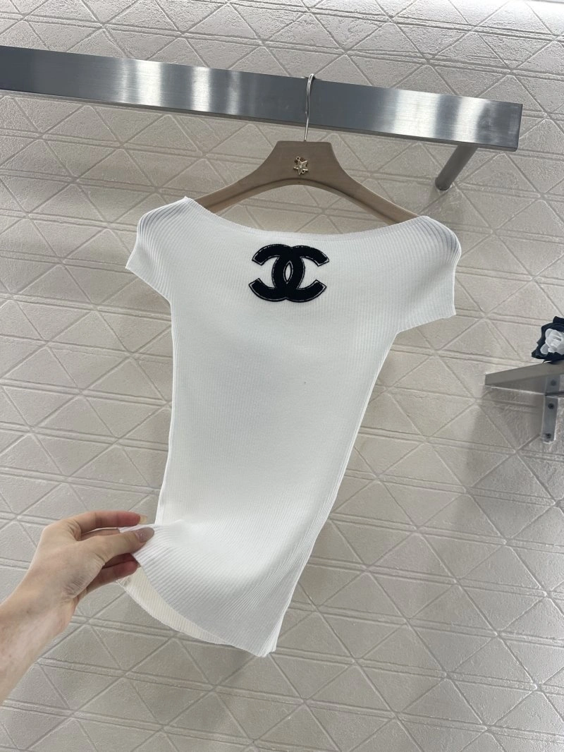 Bargain Chanel T-Shirts