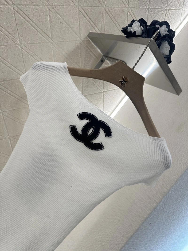 Bargain Chanel T-Shirts
