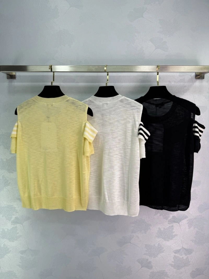 Bargain Chanel T-Shirts