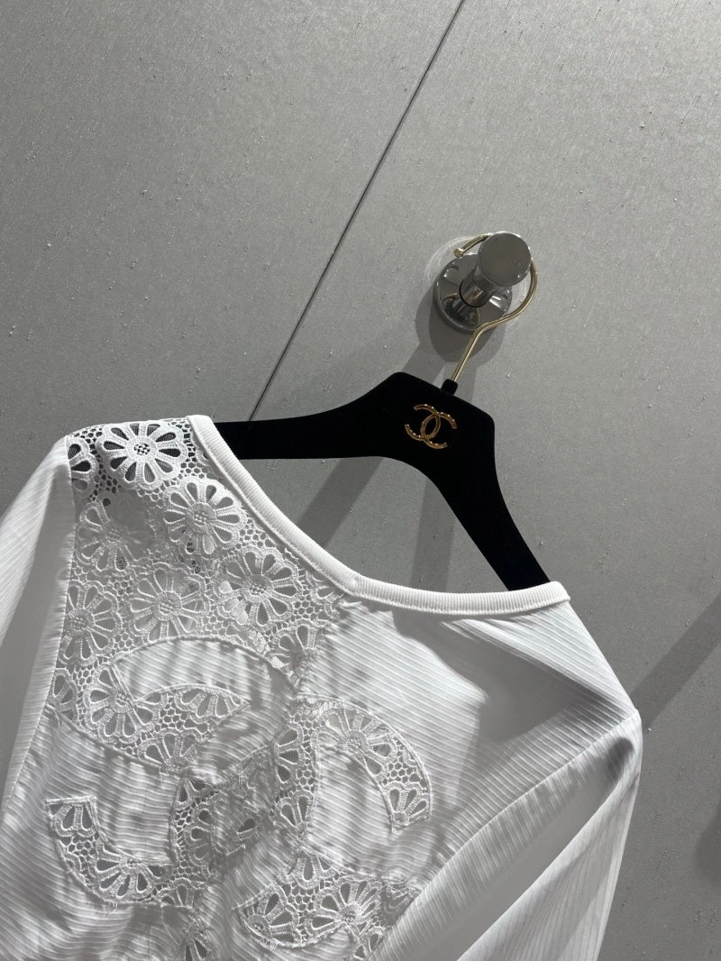 Bargain Chanel T-Shirts